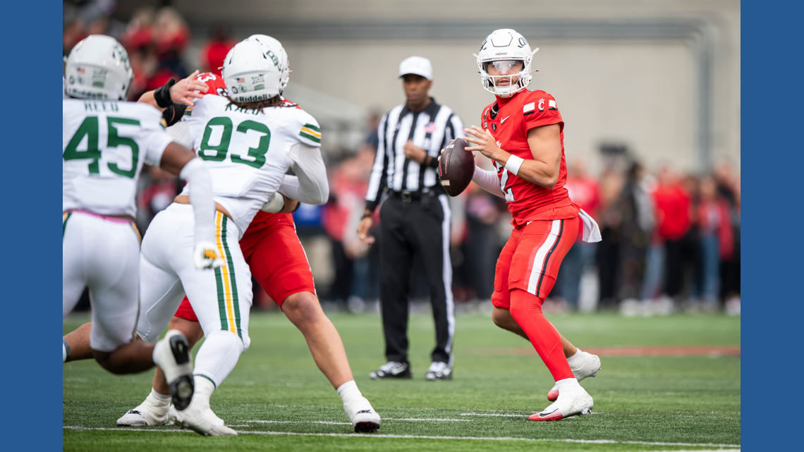 Sorsby throws 2 TD passes, runs for a score in No. 21 Cincinnati's 41 ...