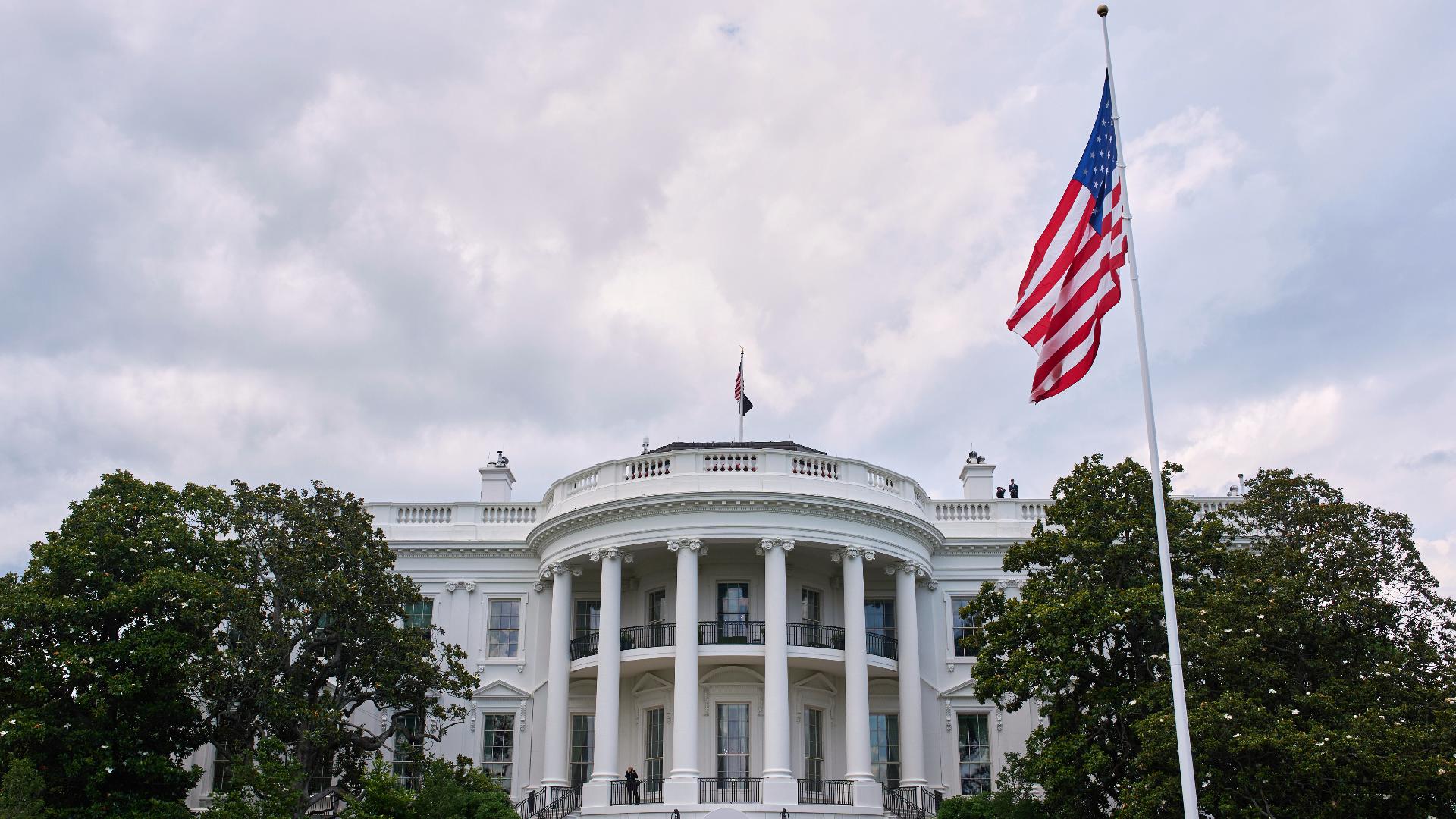 Trump installs new massive flagpoles at the White House | wtol.com