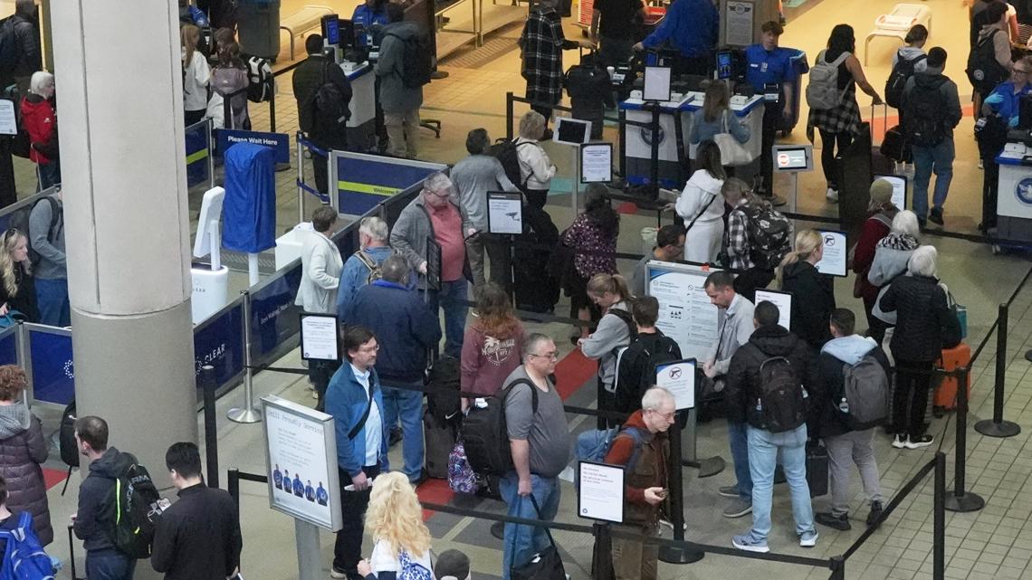 Don't have a REAL ID? TSA will charge you a fee starting Feb. 1 | wtol.com