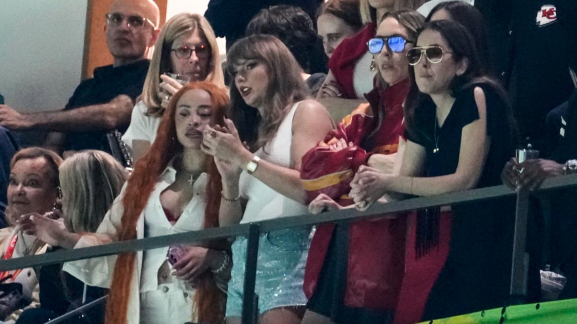 Taylor Swift gets booed at Super Bowl, Trump mocks her on social media ...