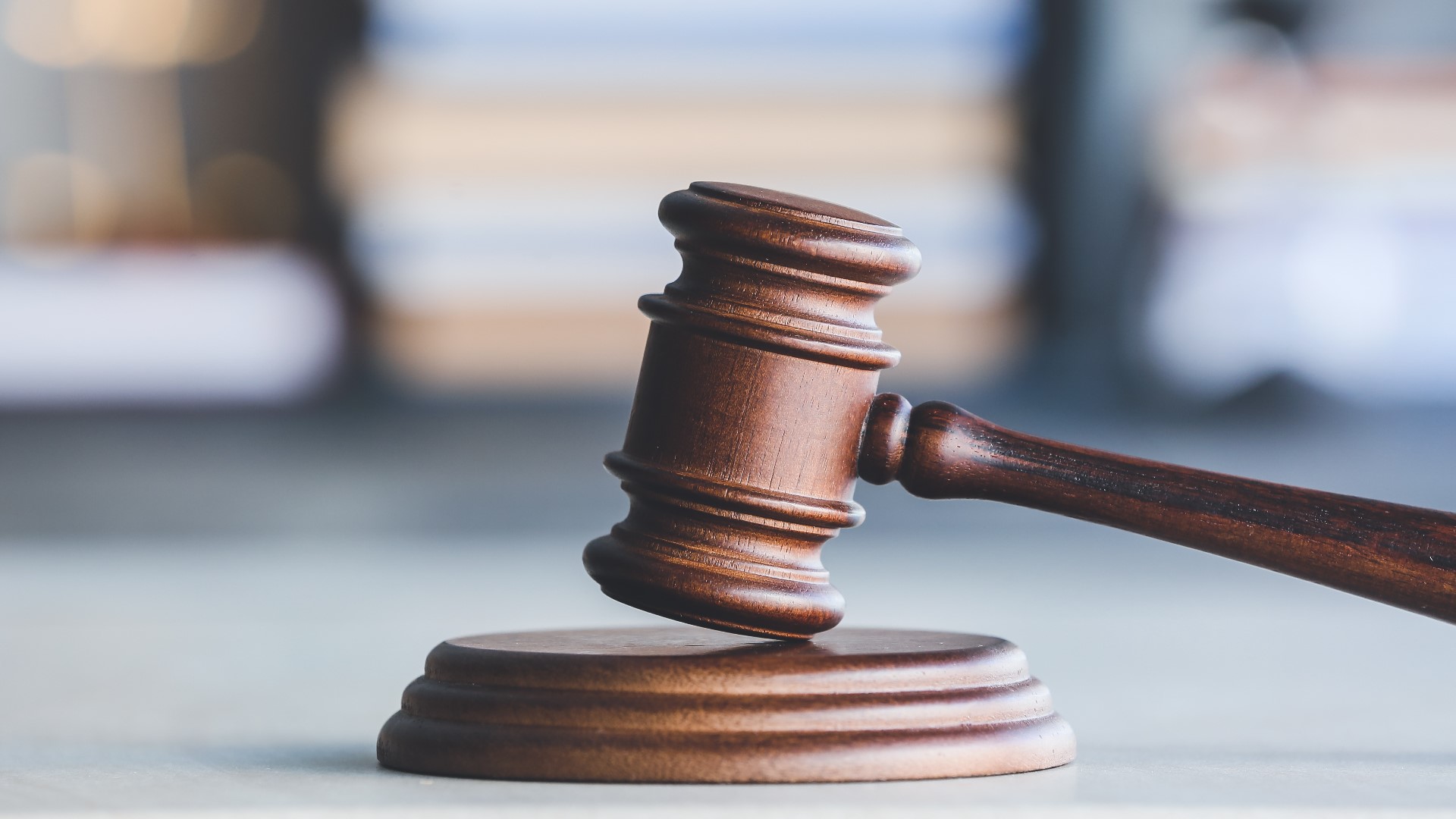 Ohio lawyer suspended after throwing poop-filled Pringles can | wtol.com