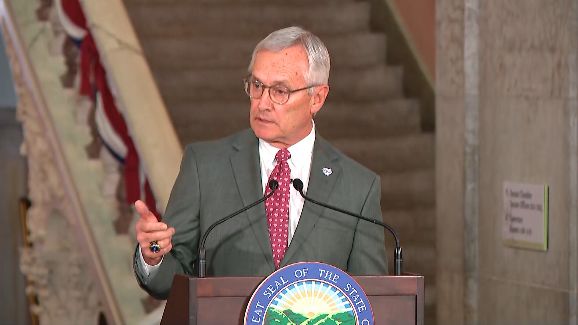 Jim Tressel sworn in as Ohio lieutenant governor | wtol.com