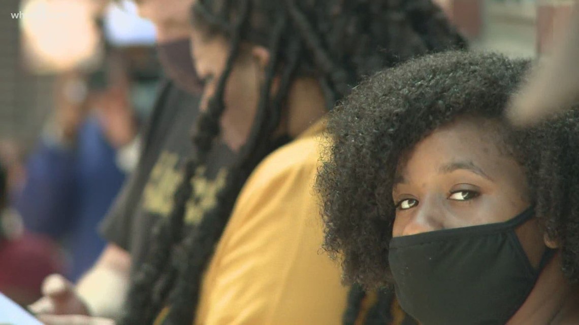 Students learn to embrace natural hair and practice self-love | wtol.com