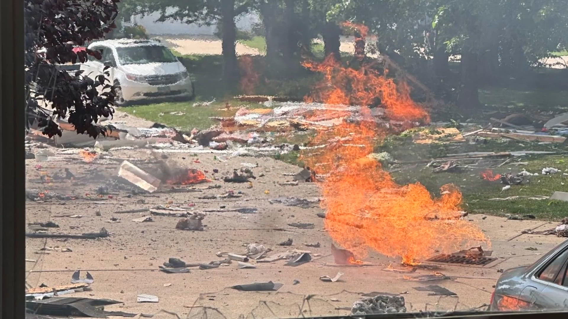 3 houses destroyed, 20 more damaged after home explodes in eastern Ohio ...
