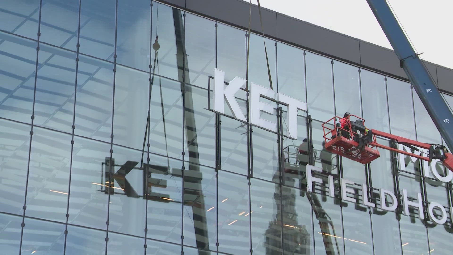 Cleveland Cavaliers’ home venue rebrands to Rocket Arena | wtol.com