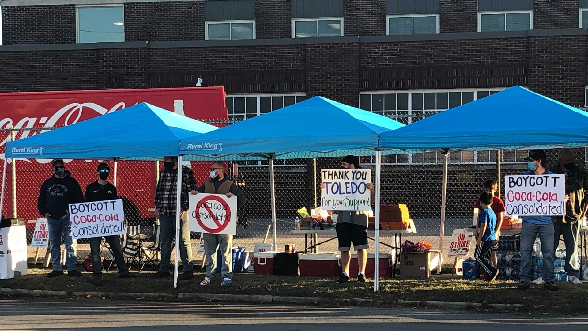 Teamsters Local 20: Coca-Cola workers in Toledo on strike | wtol.com