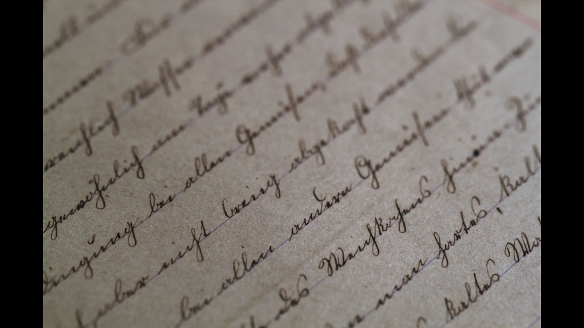 Gov. Kasich signs cursive bill | wtol.com