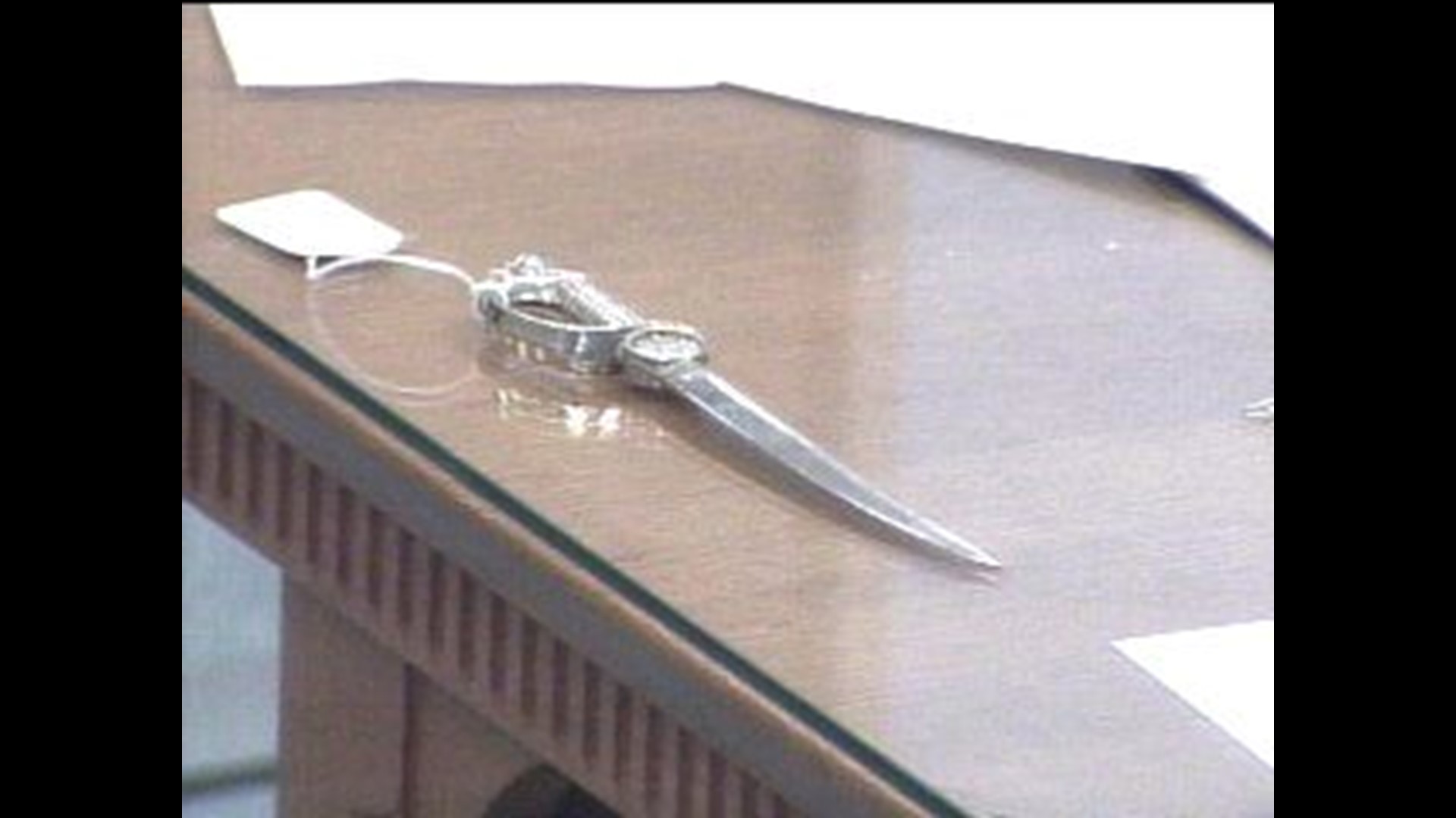 Alleged Murder Weapon Shown as Testimony Begins in Robinson Trial ...