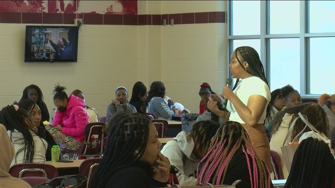 Scott High School students share goals at Stand Up Seminar | wtol.com