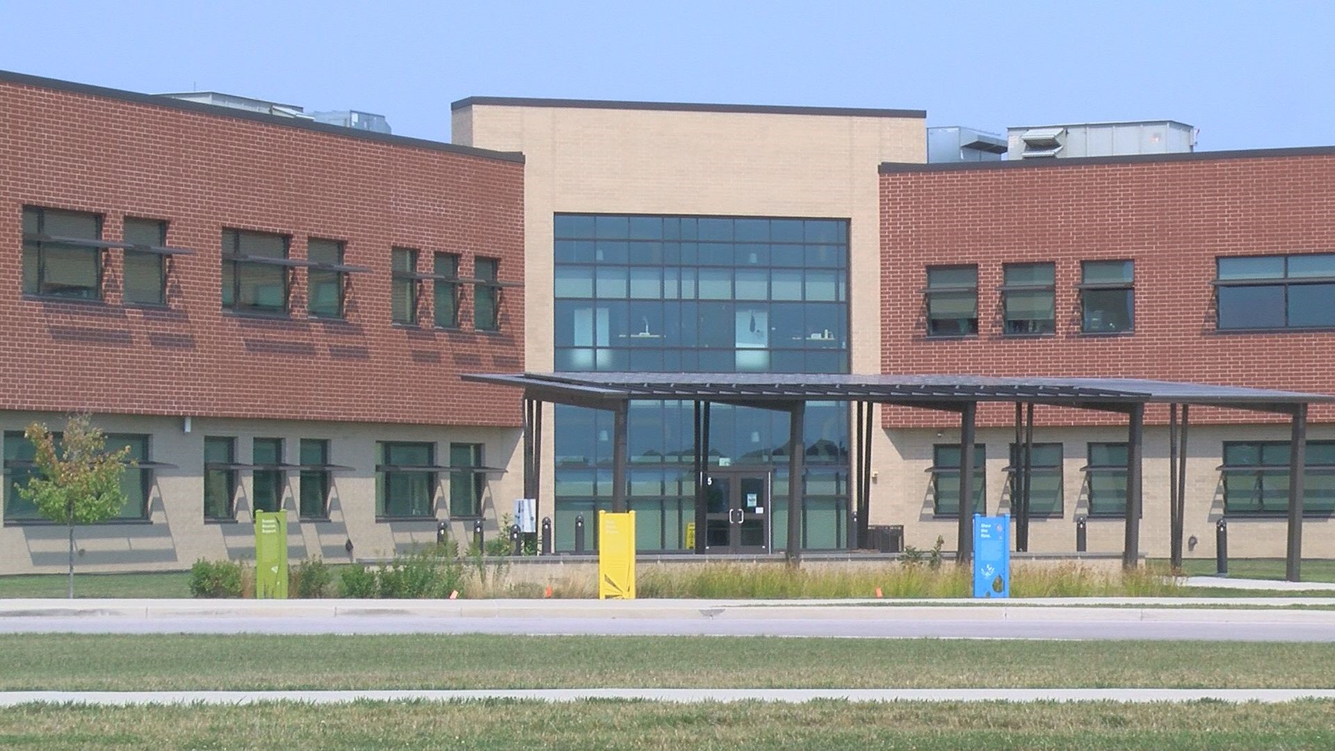 Hull Prairie Intermediate School cancels in-person learning for Nov. 13 ...