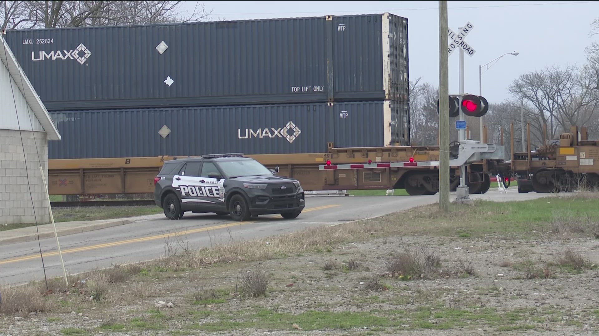 Train accident shuts down Findlay railroad crossings | wtol.com
