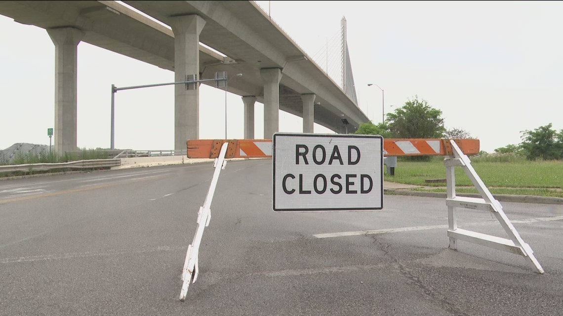 Craig Memorial Bridge gates fixed, but no reopening estimate yet | wtol.com