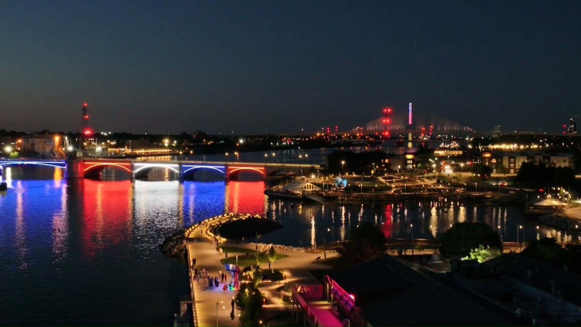 Downtown Toledo bridges light up for Watershed Weekend | wtol.com