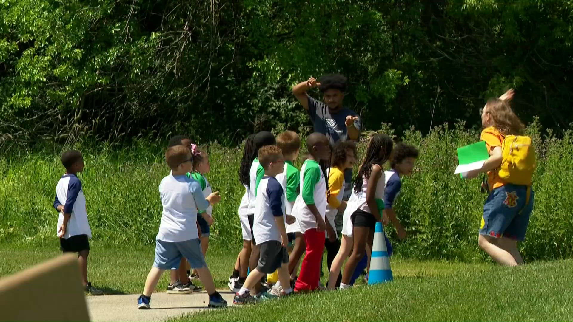 Area boys and girls clubs host color run to kick off summer | wtol.com