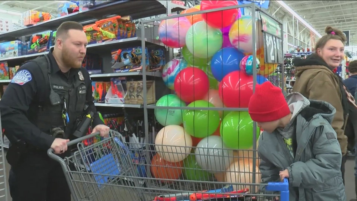Dundee police host 'Shop with a Cop' for community youth | wtol.com