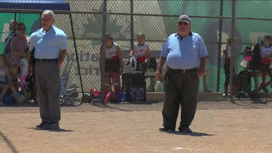 Long-time umpires looking to inspire interest in the vocation | wtol.com