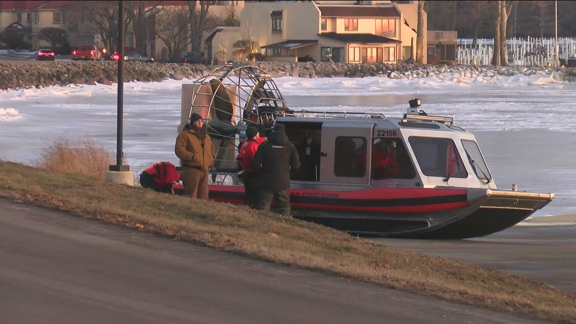 Coast Guard rescues 4 ice fishermen stranded on ice floe in Lake Erie ...