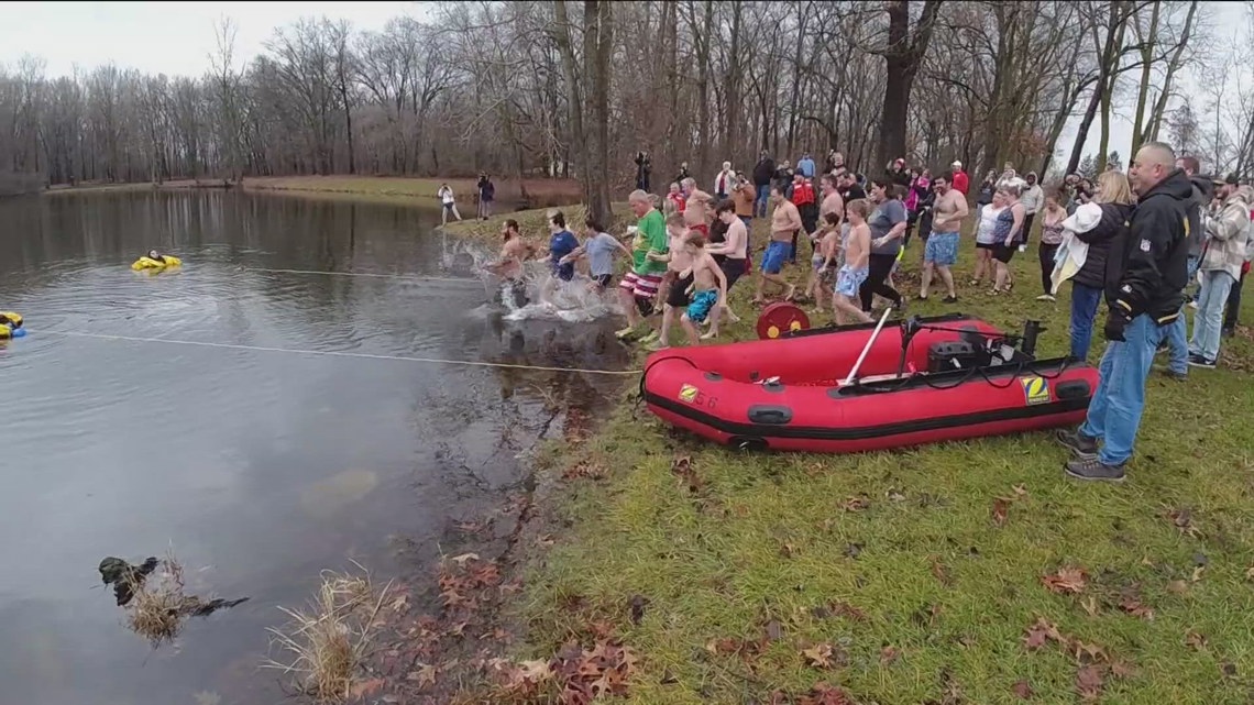 Springfield Splash draws a crowd to ring in New Year 2025 with polar ...