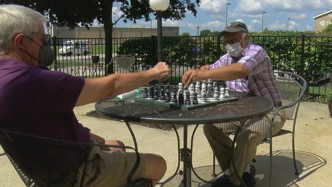Community joins nursing home resident in game of chess | wtol.com