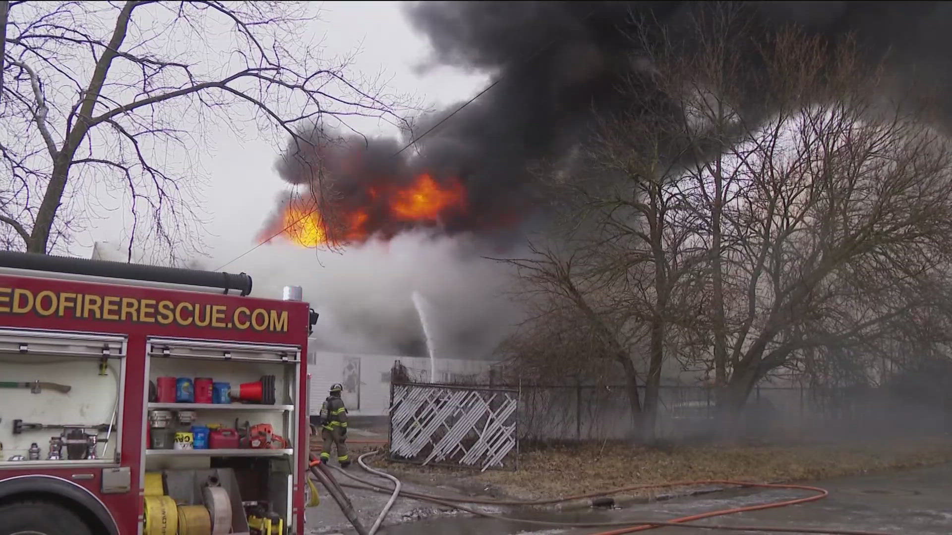 Commercial structure fire causing large amount of smoke in central ...