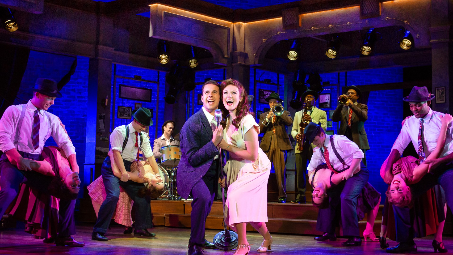 Bandstand at the Stranahan Theater | wtol.com