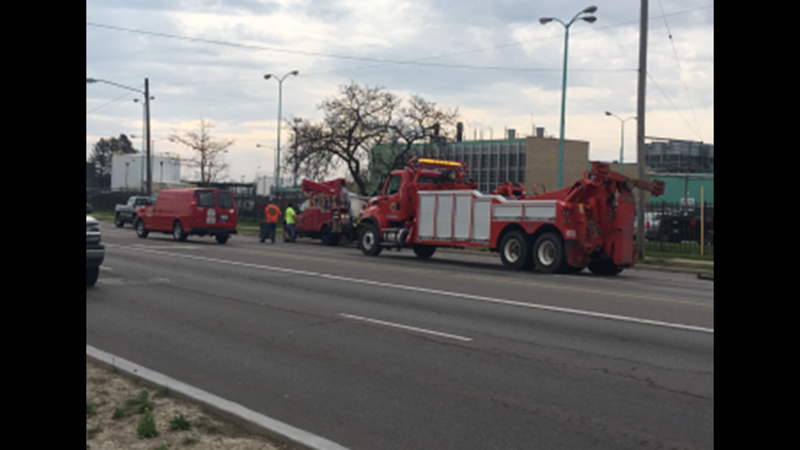 Multiple-vehicle crash in front of Toledo GM Powertrain | wtol.com