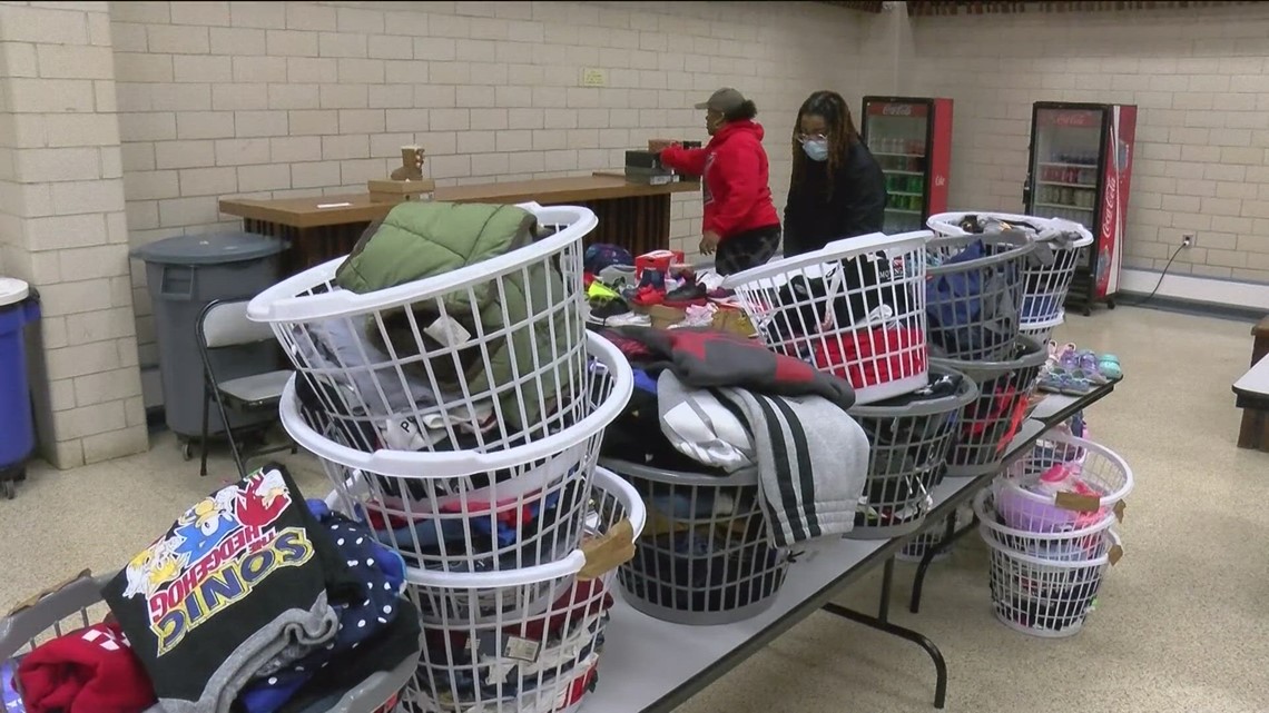 UAW Local 12 members in Toledo find support with rummage sale | wtol.com