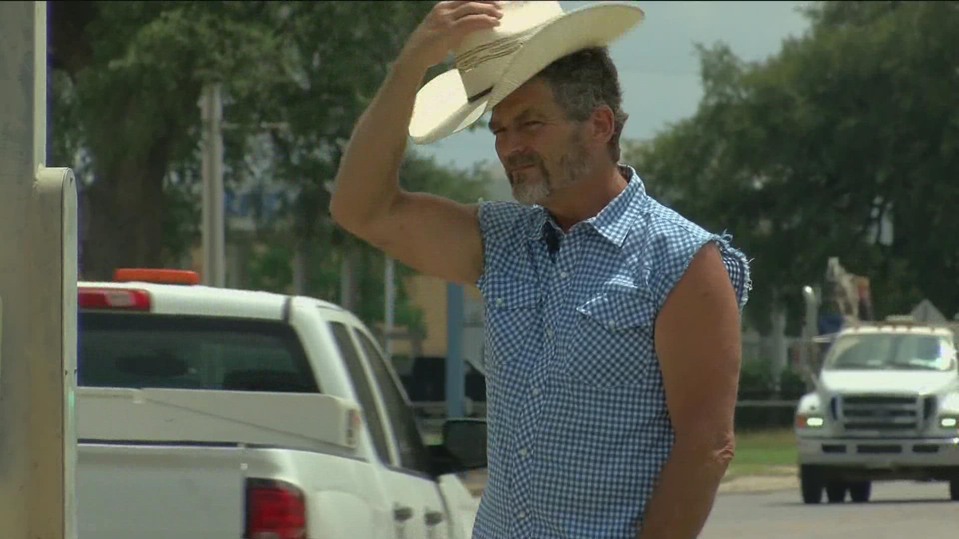 'Cowboy Dave' travels hundreds of miles to comfort people in town where ...