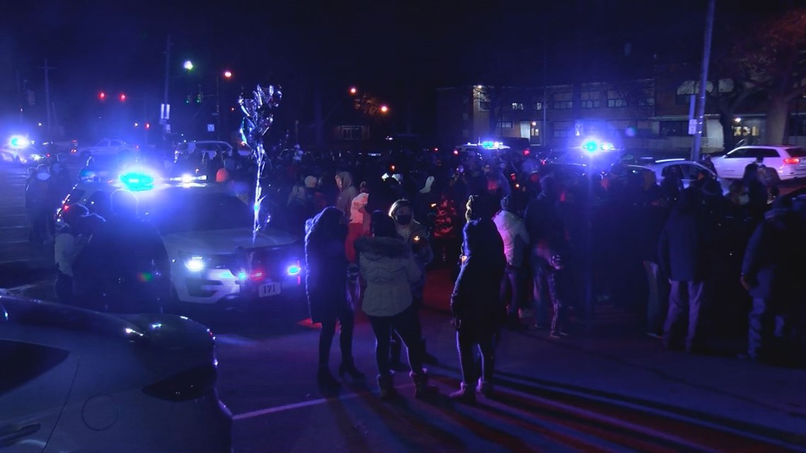 Toledoans mourn Officer Brandon Stalker with candlelight vigil | wtol.com