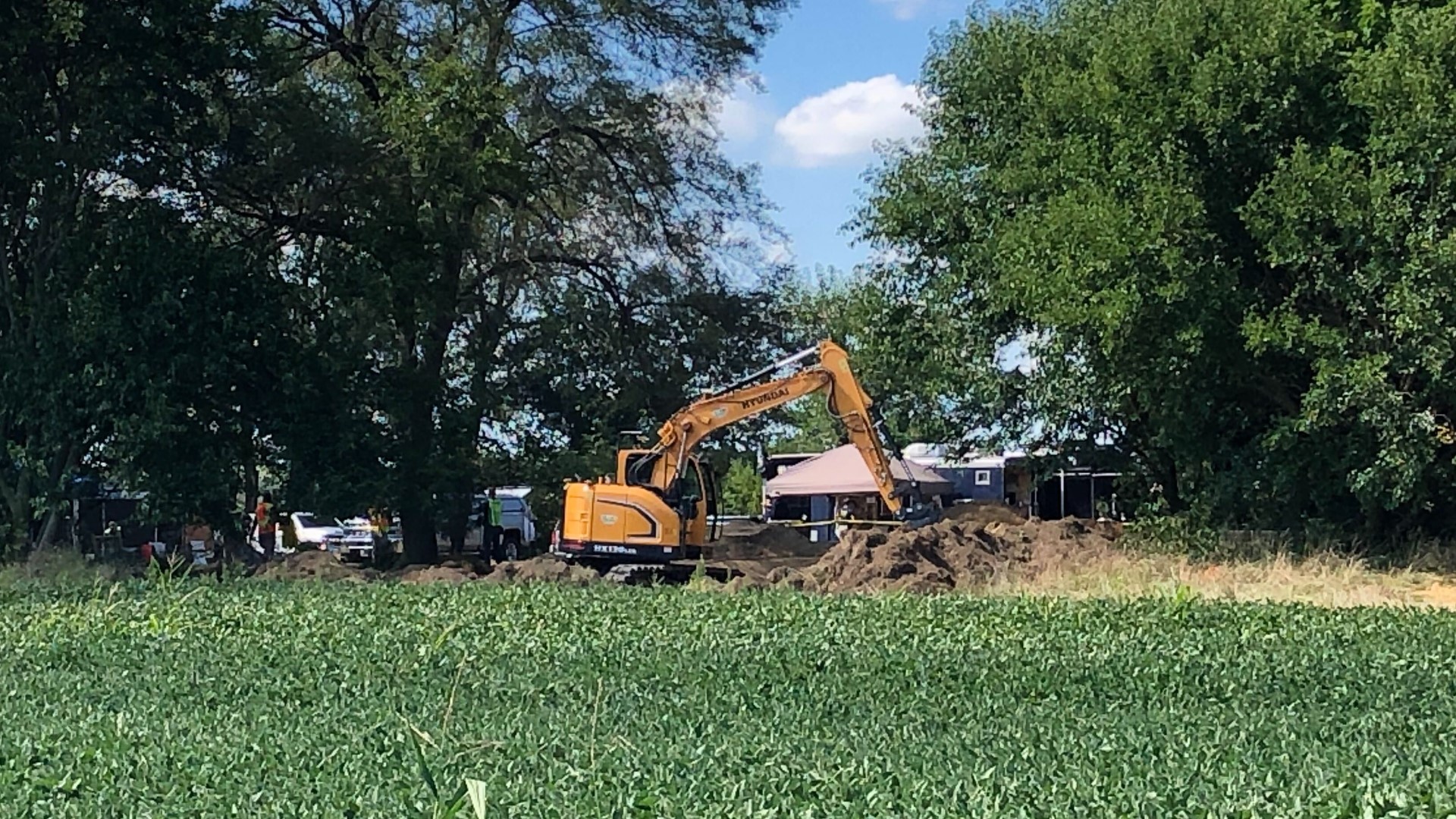 FBI excavates portion of James Worley's former property | wtol.com