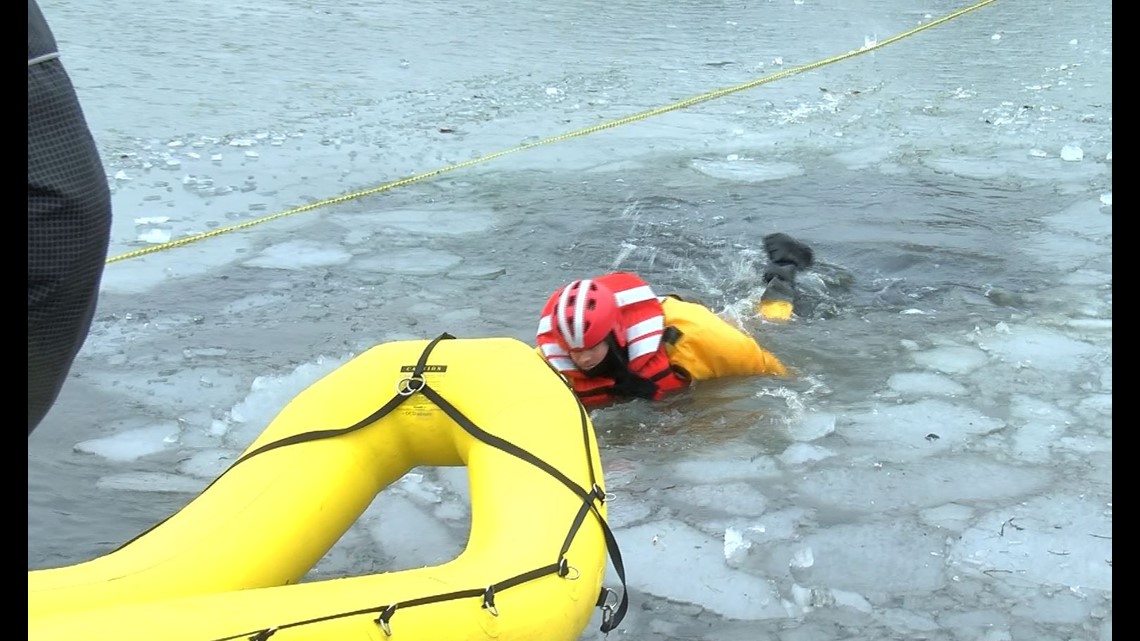 Cold water rescue techniques covered at Toledo Fire and Rescue training ...
