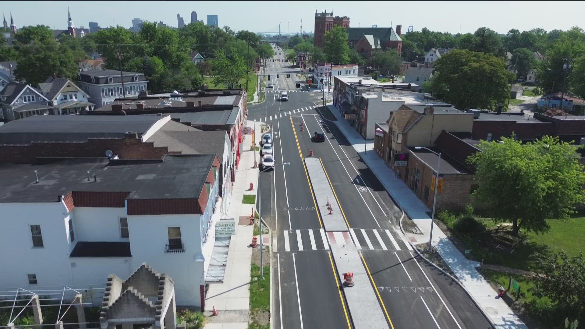 Broadway Street reopens to two-way traffic in south Toledo | wtol.com