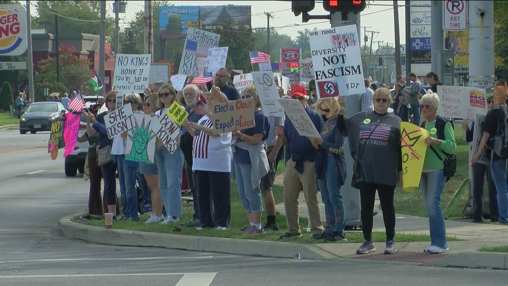 Thousands of protesters in Toledo rally against Trump administration ...