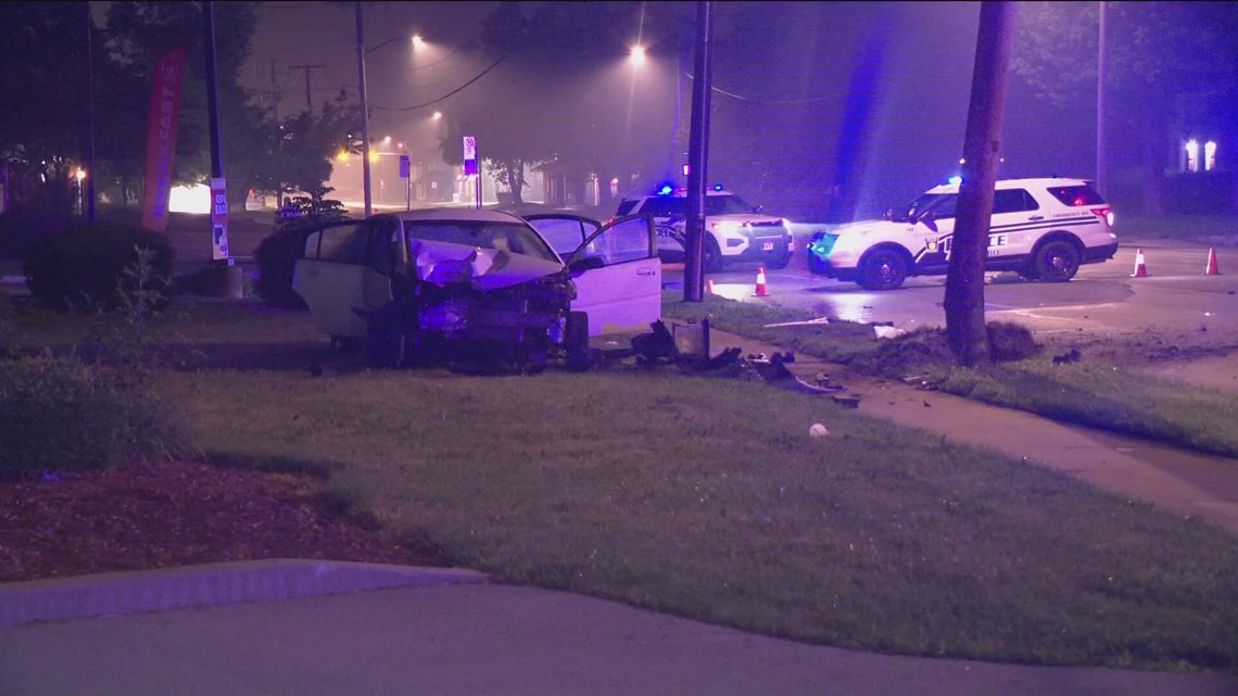Two, including child, hospitalized following Monroe Street crash | wtol.com