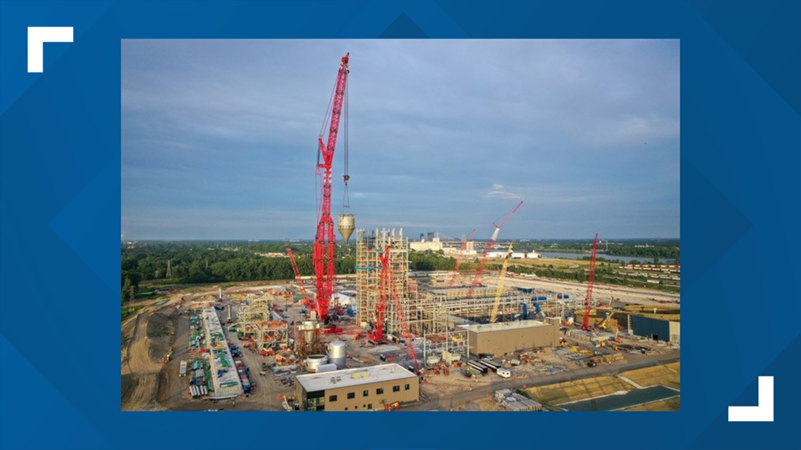 'World's Largest Crane' makes a visit to east Toledo | wtol.com