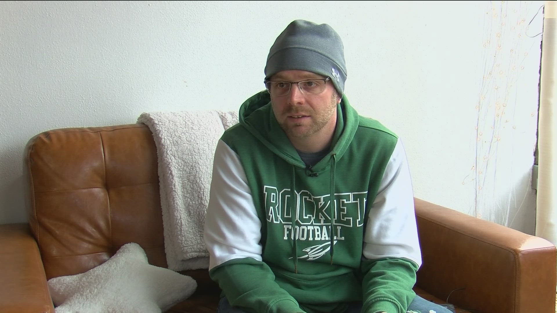 Oak Harbor man pursuing legal action to battle for unemployment ...