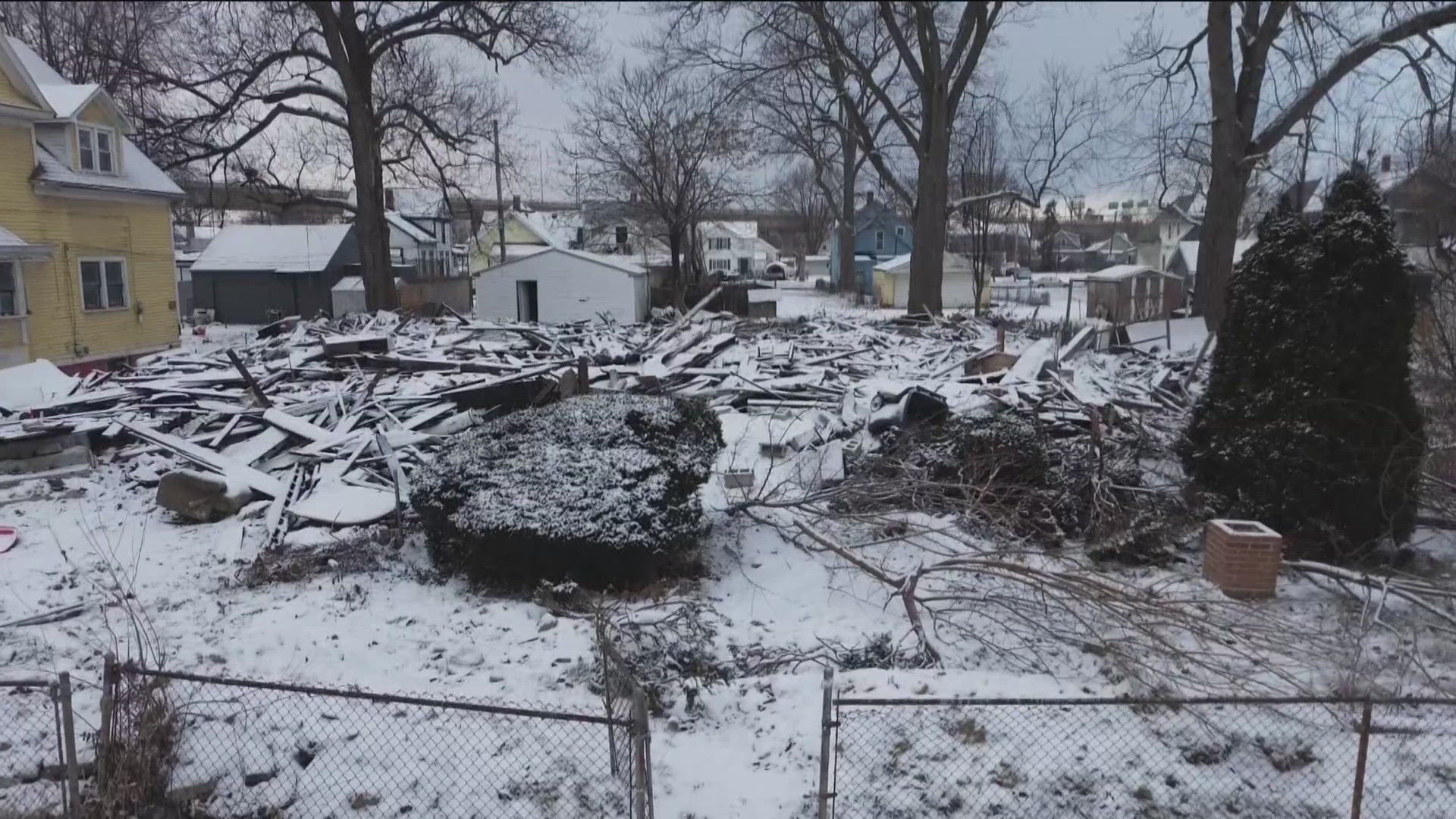 Toledo man struggling to clean up rubble of July house fire; city ...