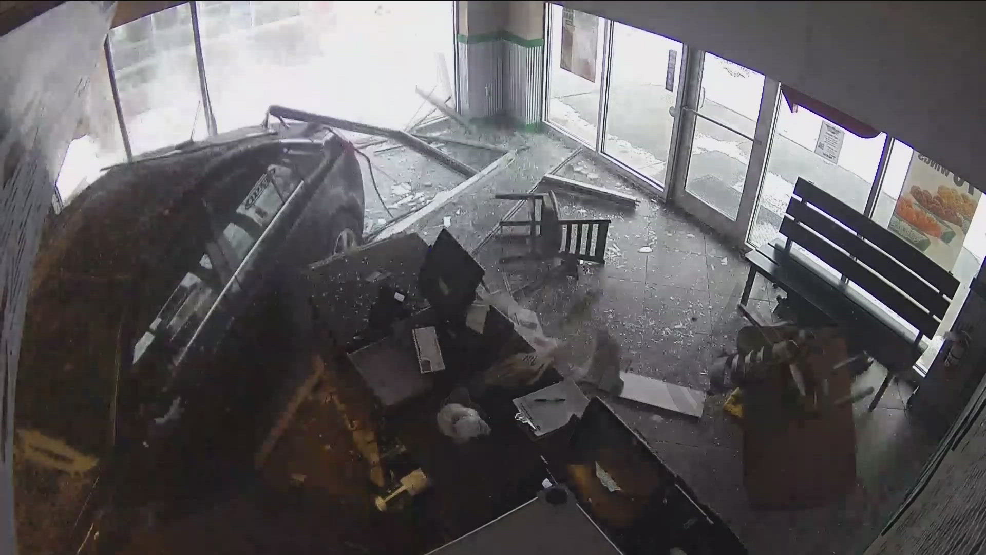 Northwest Ohio Wingstop damaged in crash | wtol.com