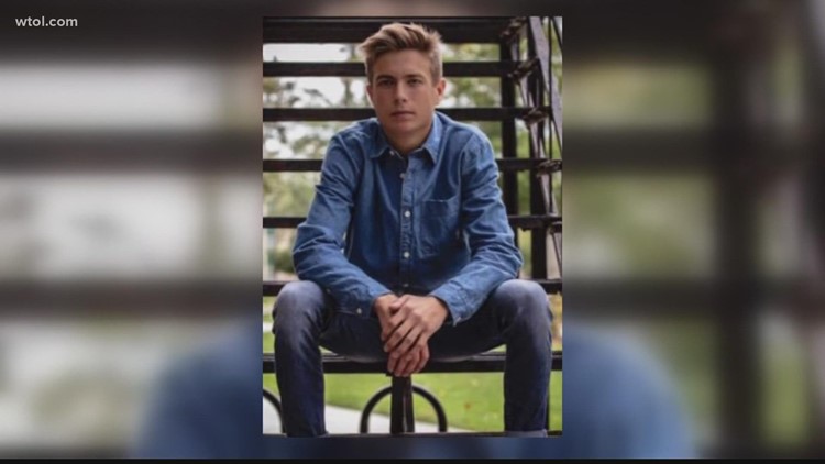 Defendant in Stone Foltz hazing case turns self in after warrant | wtol.com