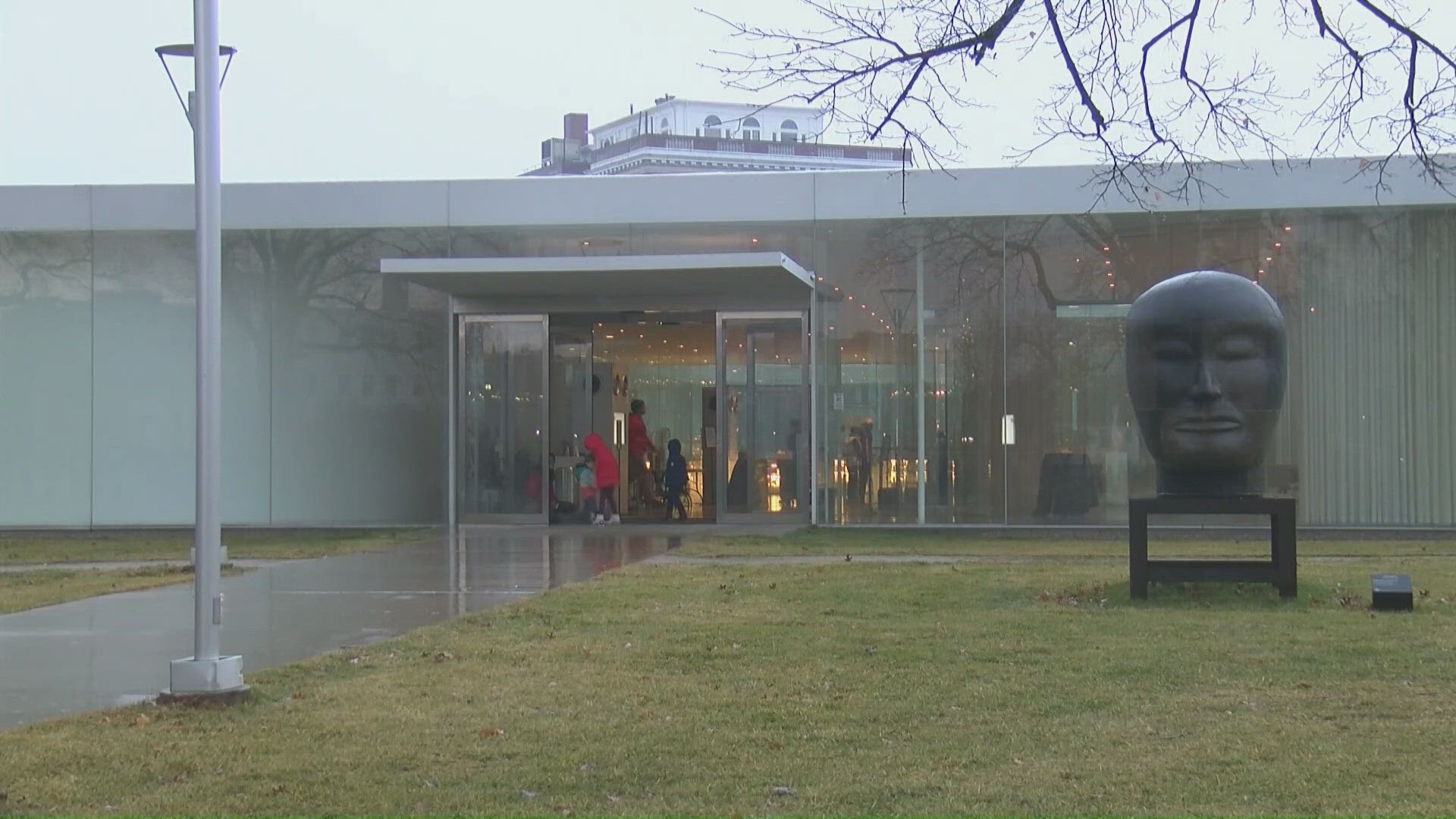 ‘The Great GLASS Art Escape’ brings families to explore Toledo Museum ...