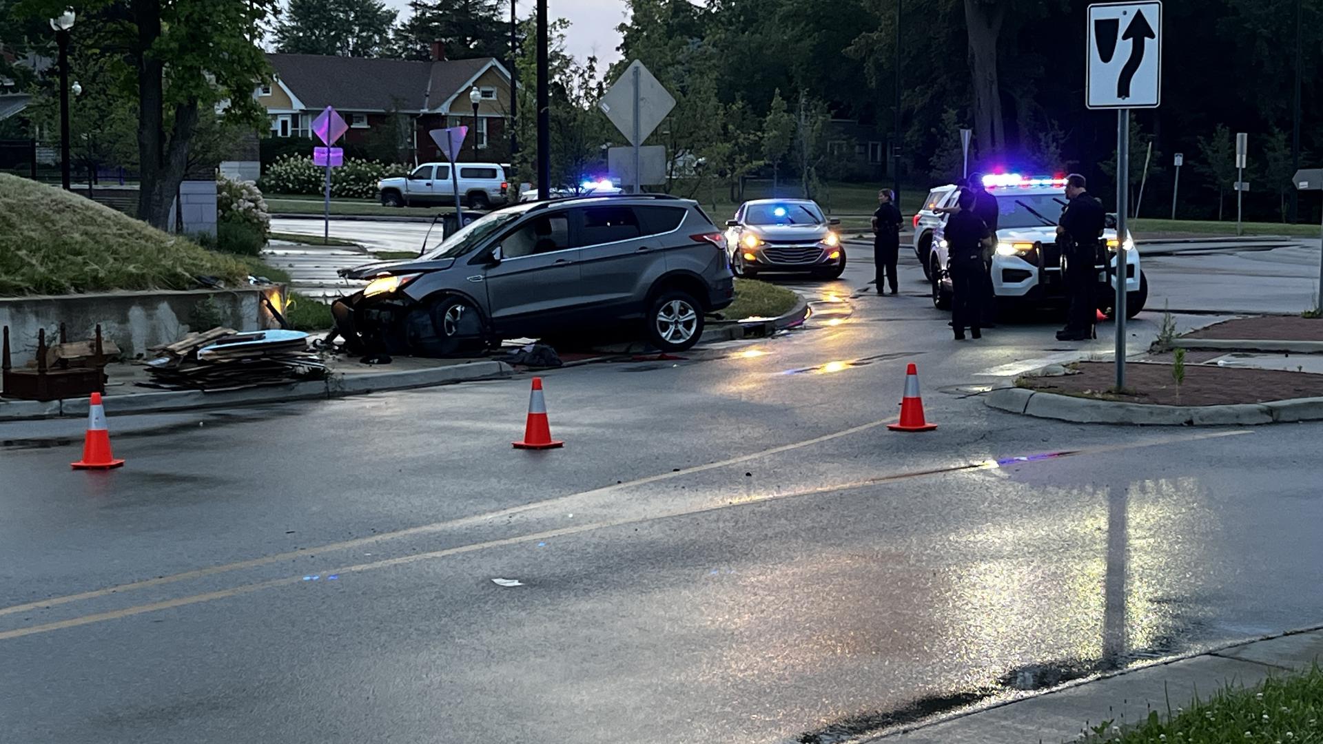 Police: Driver seriously injured in north Toledo crash | wtol.com