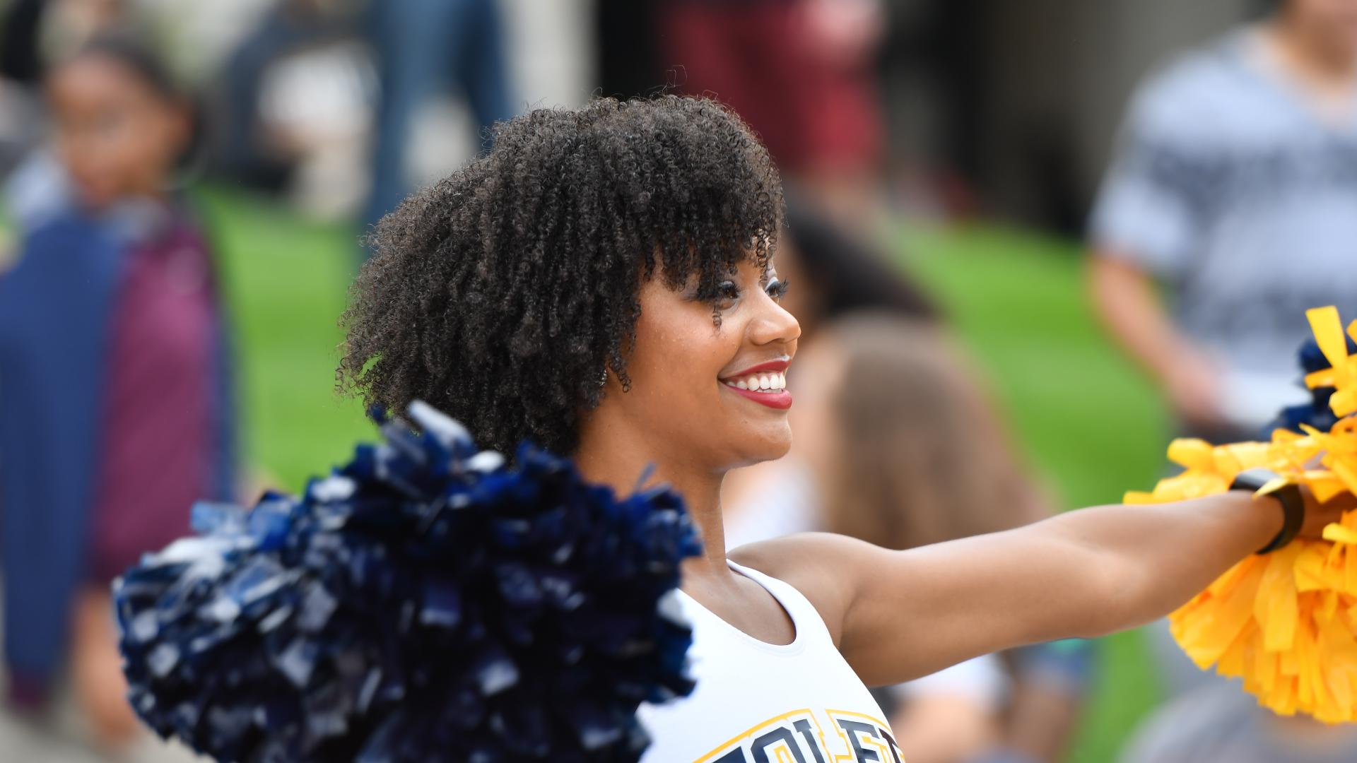 Former Toledo Rockette to cheer at Pro Bowl for Detroit Lions | wtol.com