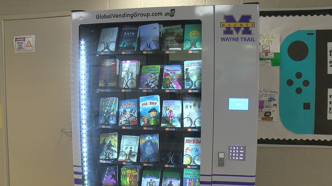 Wayne Trail Elementary unveils a new book vending machine | wtol.com