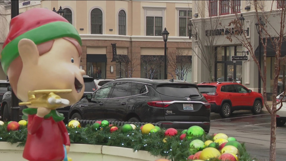 Checking in with last-minute holiday shoppers at Levis Commons | wtol.com