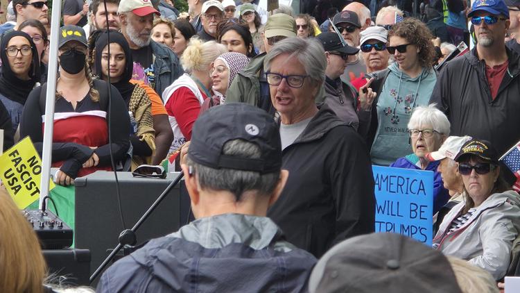‘No Kings’ protests draw crowds in Bowling Green and Toledo | wtol.com