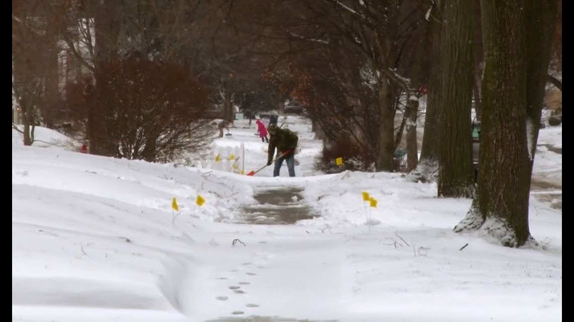 Toledoans respond to first major snowfall of the season | wtol.com