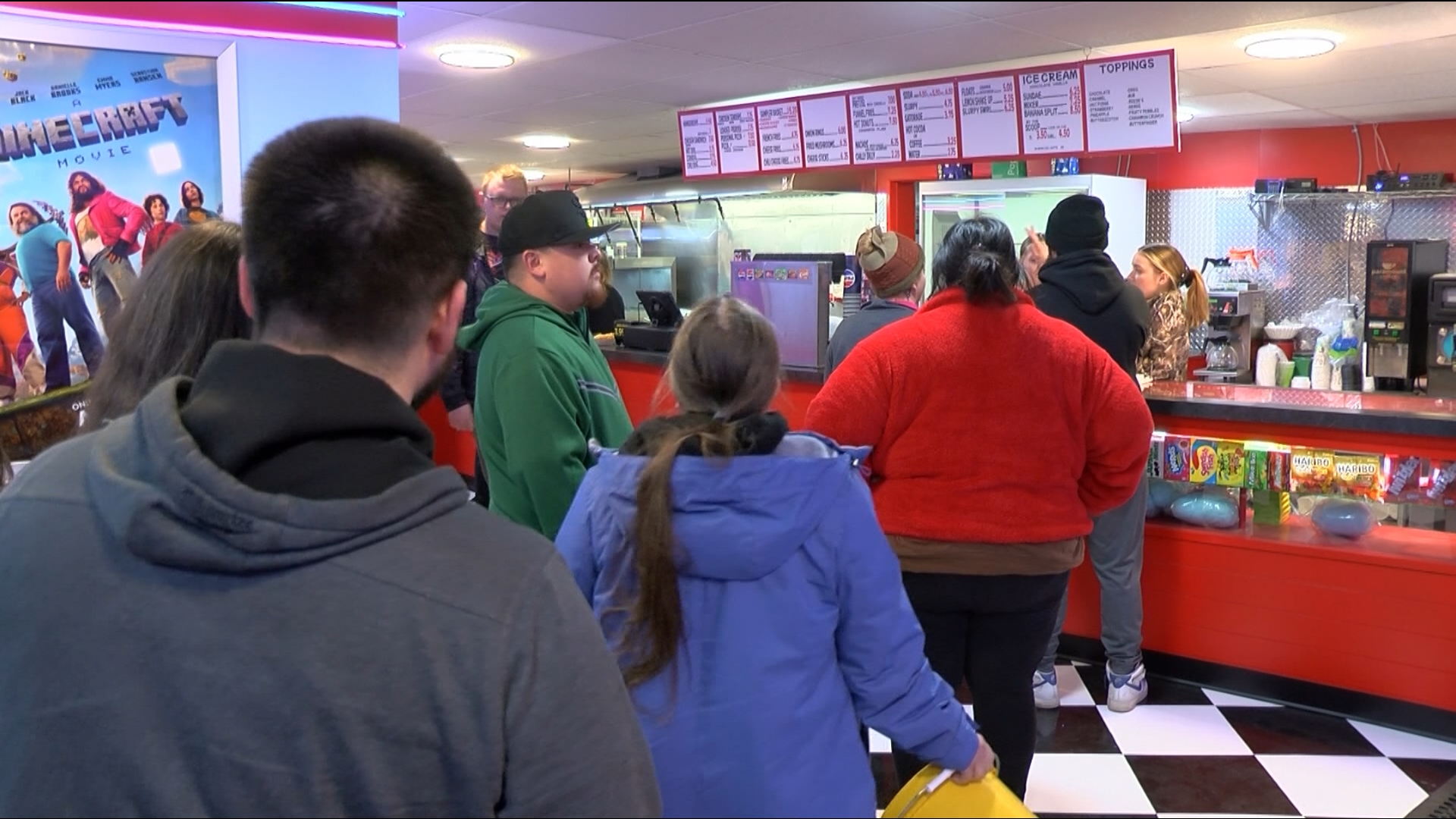 Sundance Drive-In reopens with 1950's flair in Oregon | wtol.com