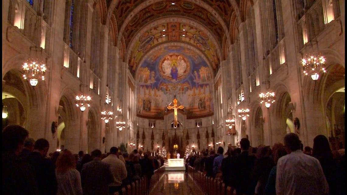 Rosary Cathedral holds Christmas Mass for 100th year | wtol.com