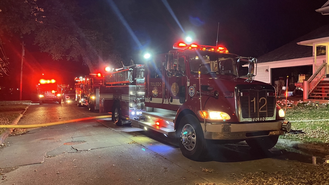 Toledo firefighters put out large grass fire near Lost Peninsula | wtol.com