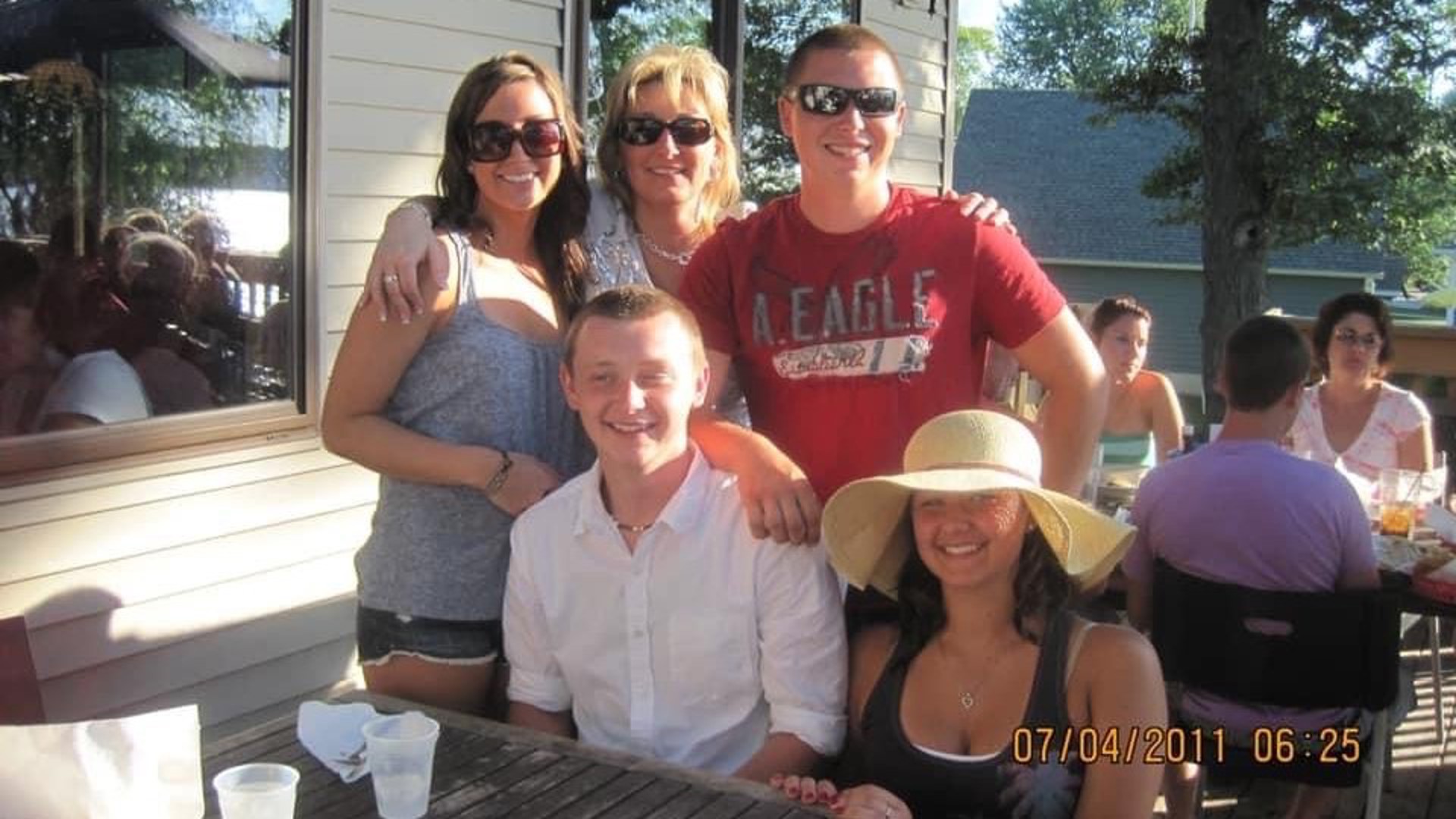 Family of Dee Warner holds press conference | wtol.com